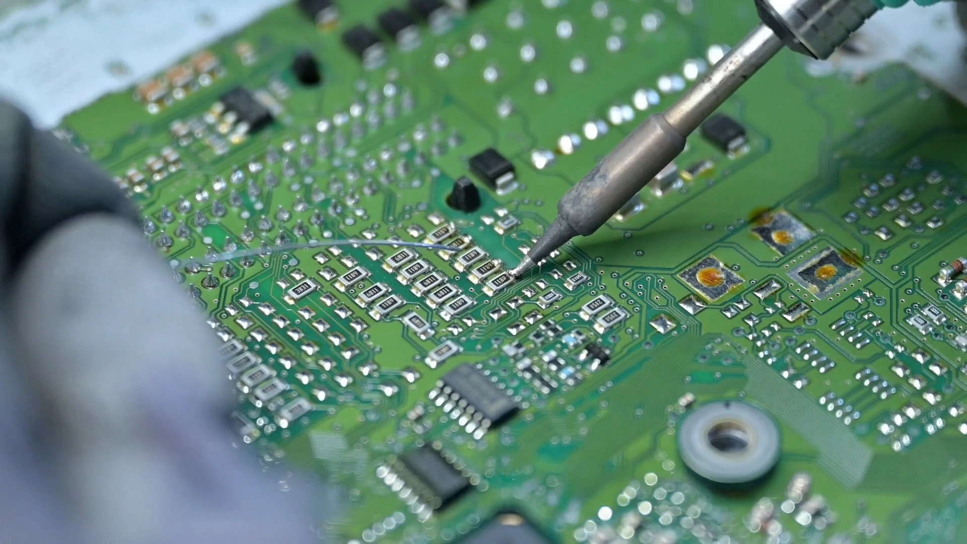 Refurbishment and Repair electronic boards - CR Electronic